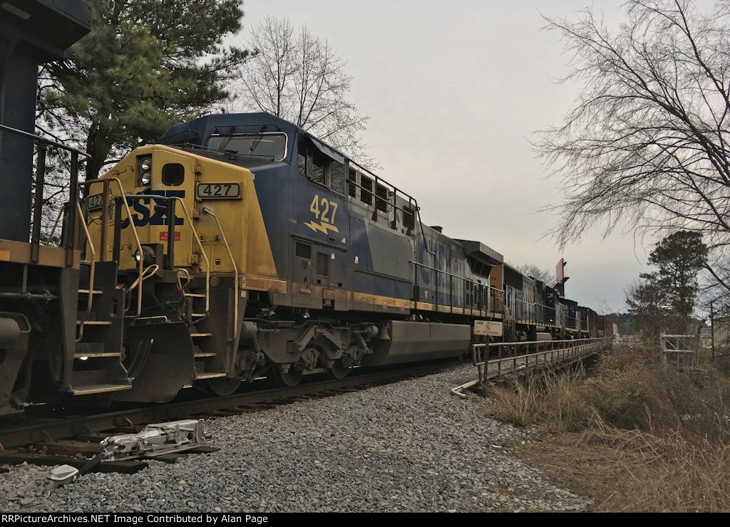 CSX AC44CW 427 waits for green